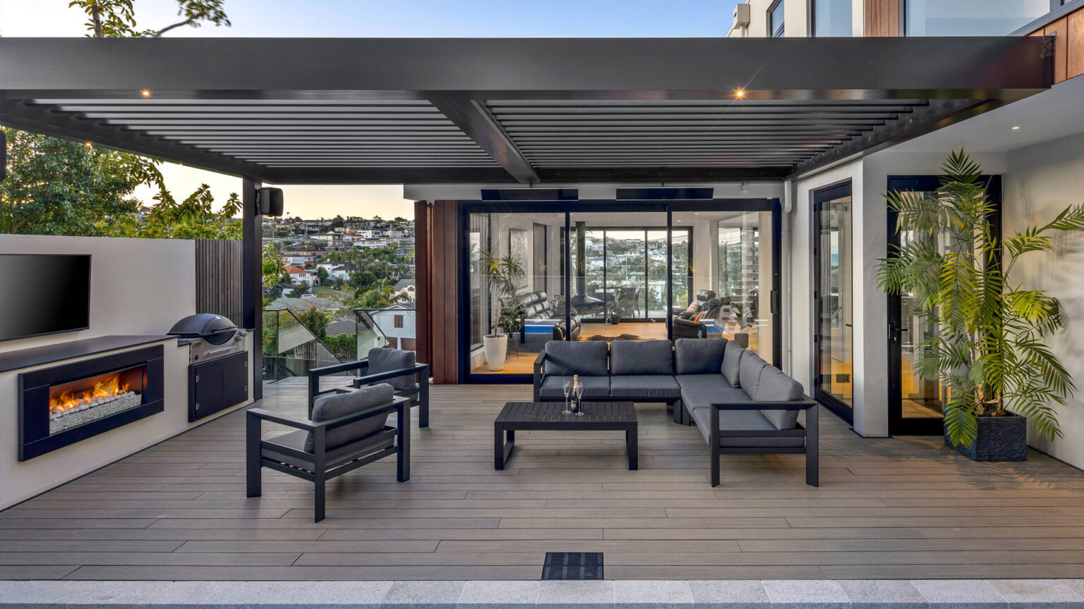 Top Louvre Roof Installers in Auckland: Expert Guide 2025